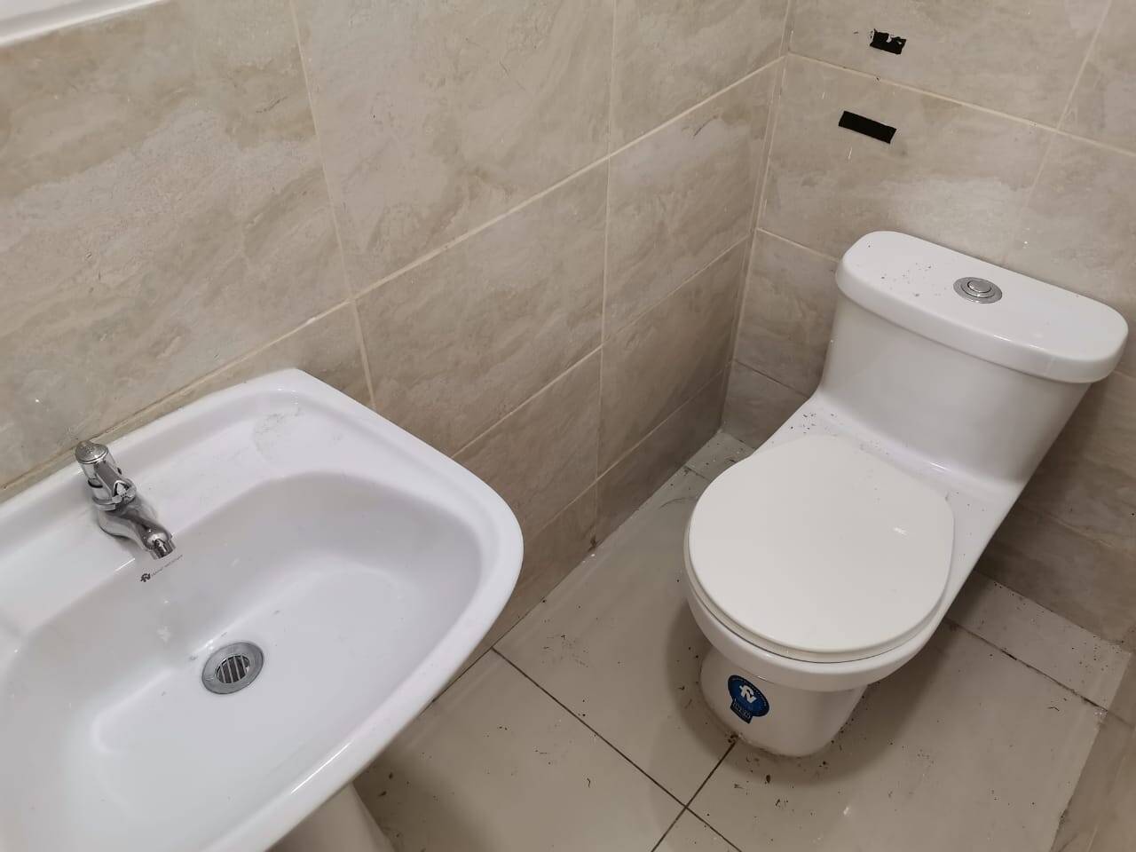 Oficina de venta en Plaza Sambocity, de estreno, 73 m2 - 960