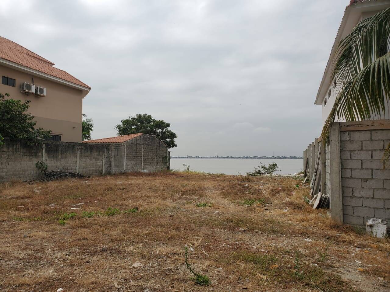 Terreno de venta en el km 1 de la Vía a Samborondón, Vista al - 2350